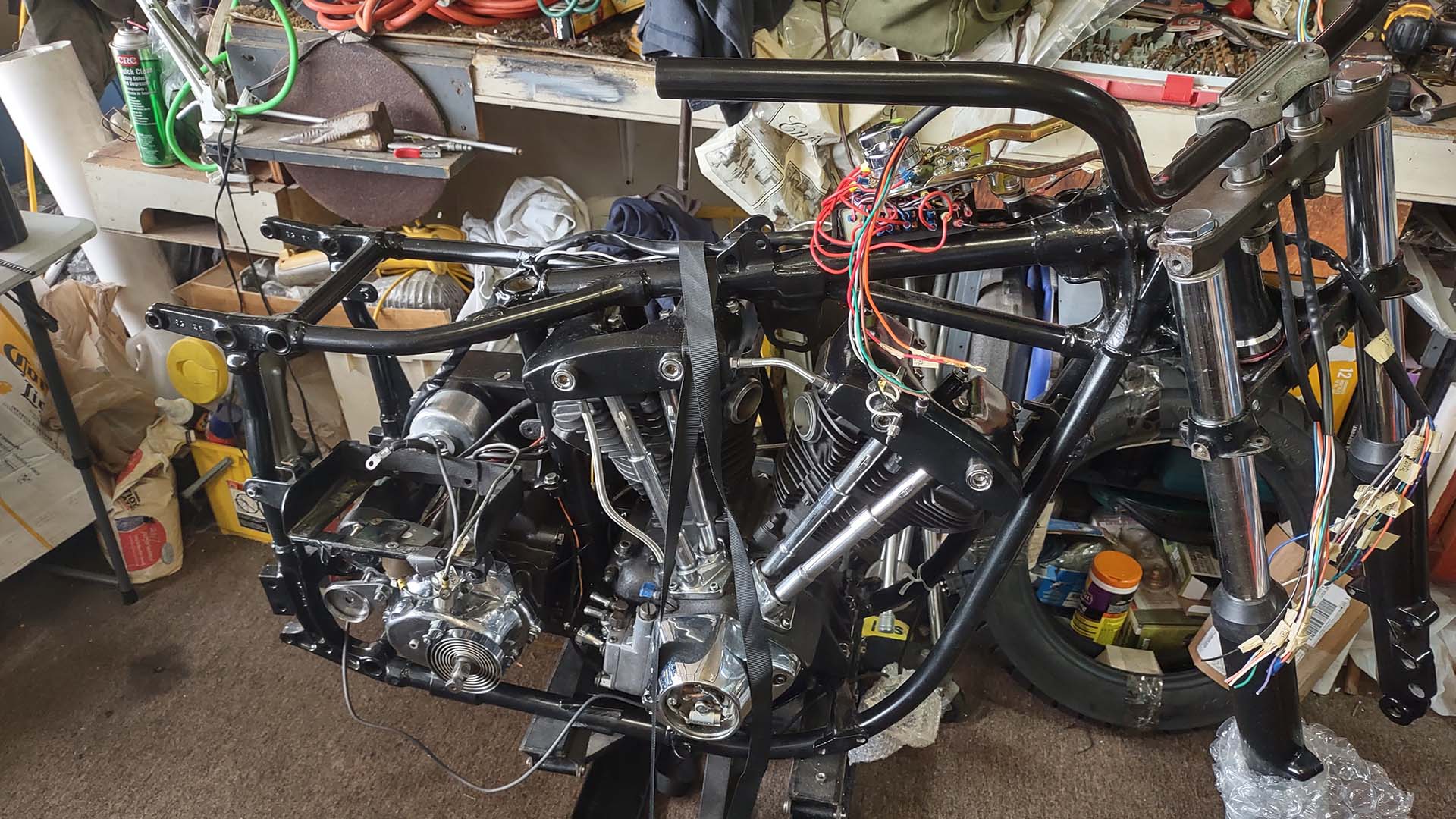 1974 Harley-Davidson FL - Dennis Kirk - Garage Build