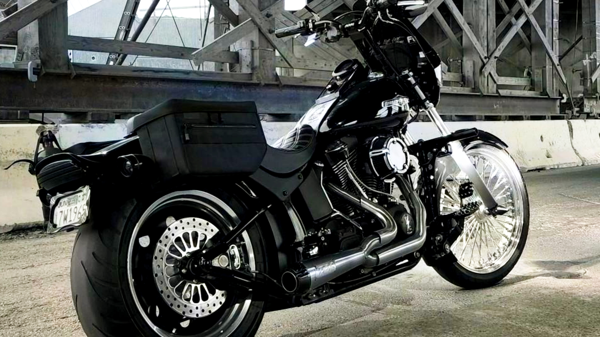 2006 Harley Davidson Night Train FXSTB - Dennis Kirk - Garage Build